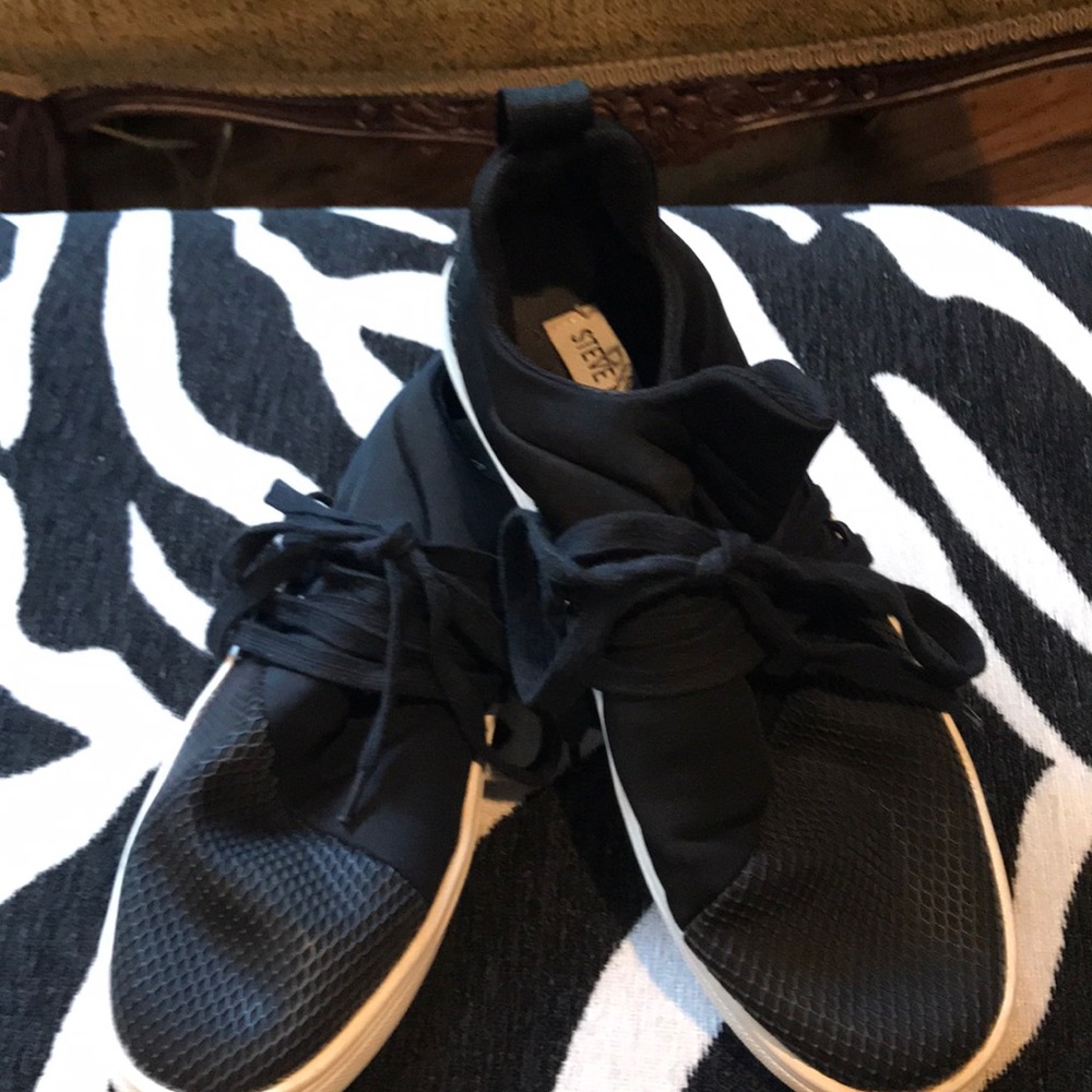 Steve Madden Mesh/Tie Slipon Sock Sneaker-Like New - Gem